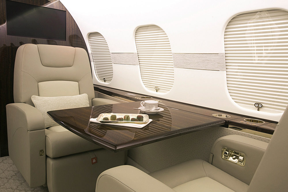 Global 5000 (N989DM) Solairus Aviation S/N 9224