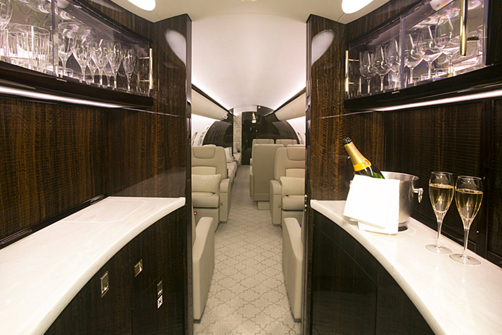 Global 5000 (N989DM) Solairus Aviation S/N 9224