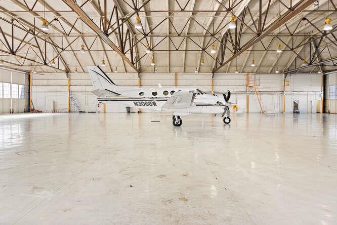 N3066W Beechcraft King Air C90B - Axis Jet S/N LJ-1536