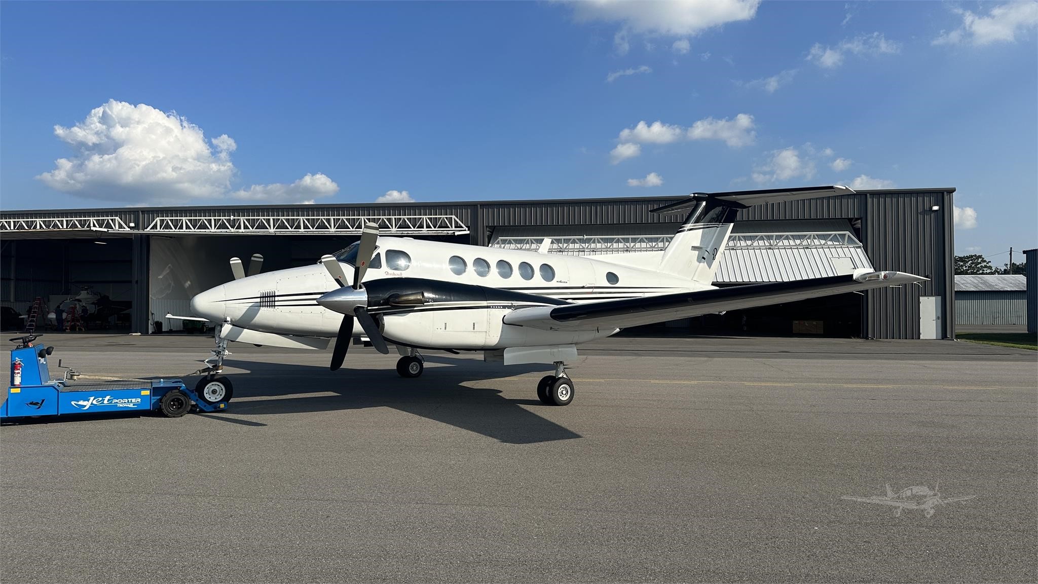 N98VG Beechcraft King Air 200 - Central Virginia Aviation, Inc. S/N BB252