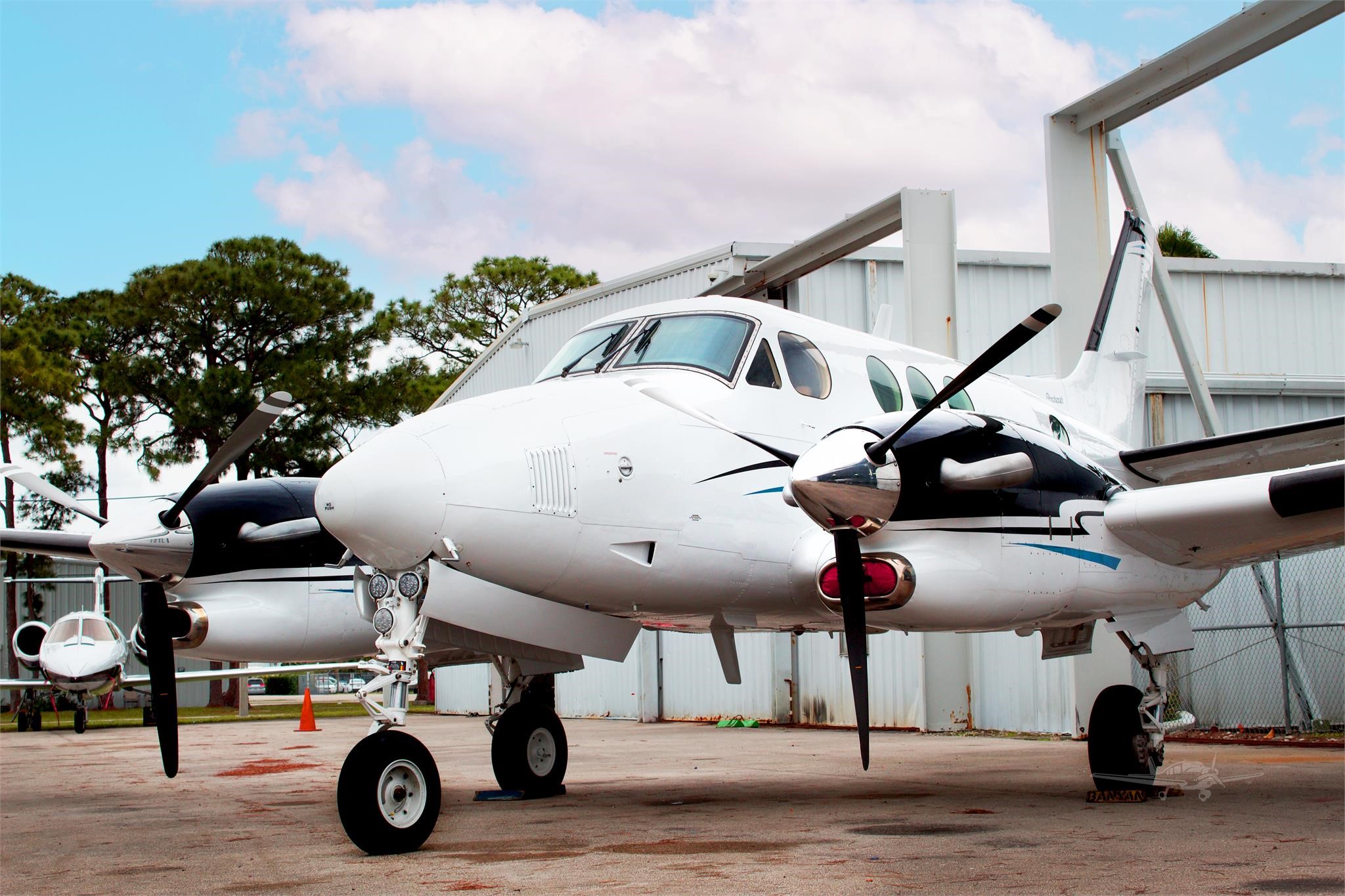 N82BC Beechcraft King Air C90A - Jet Life Aero S/N LJ1222
