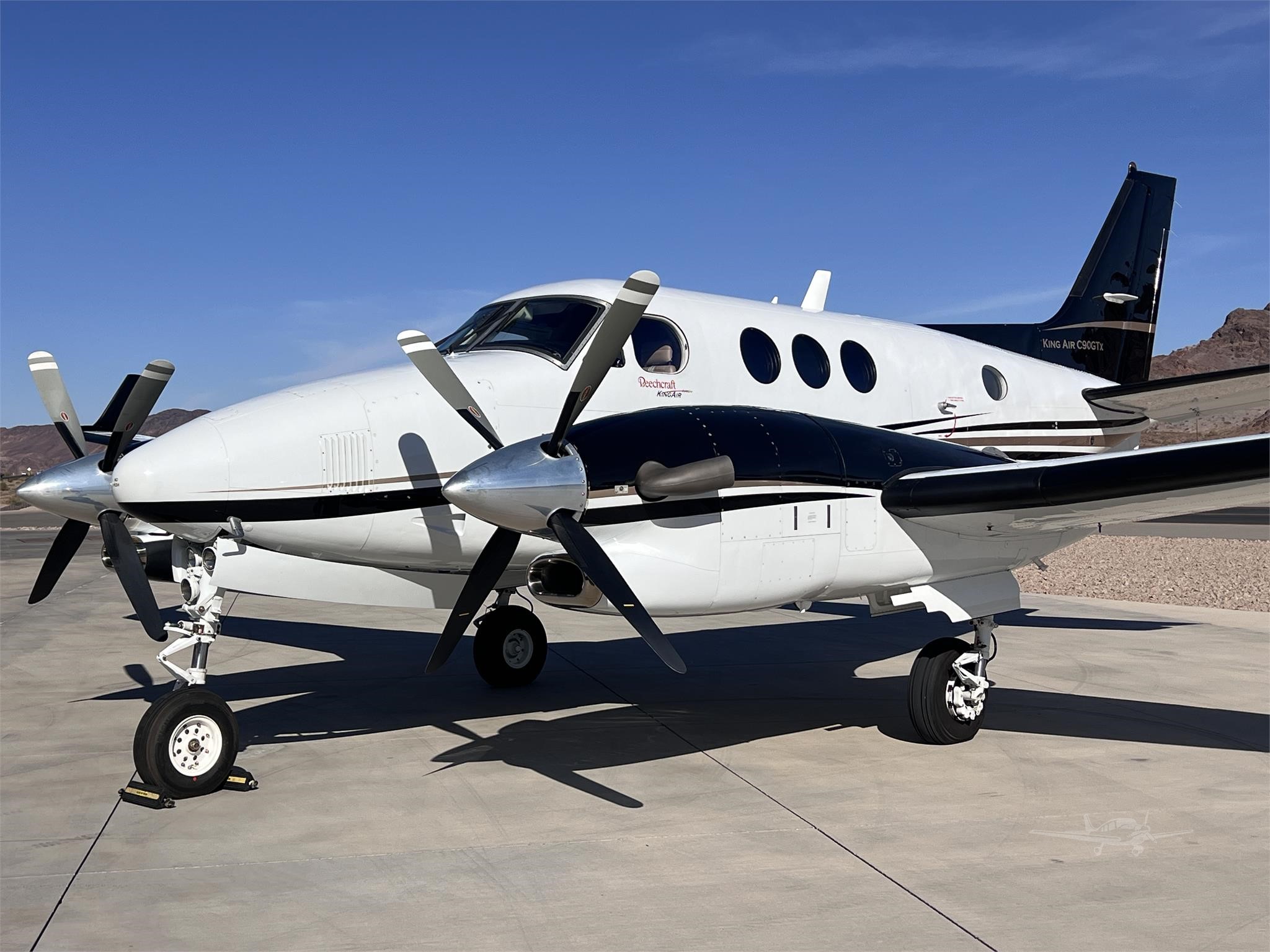 N32PZ Beechcraft King Air C90GTx - Southwest Aero S/N LJ2035