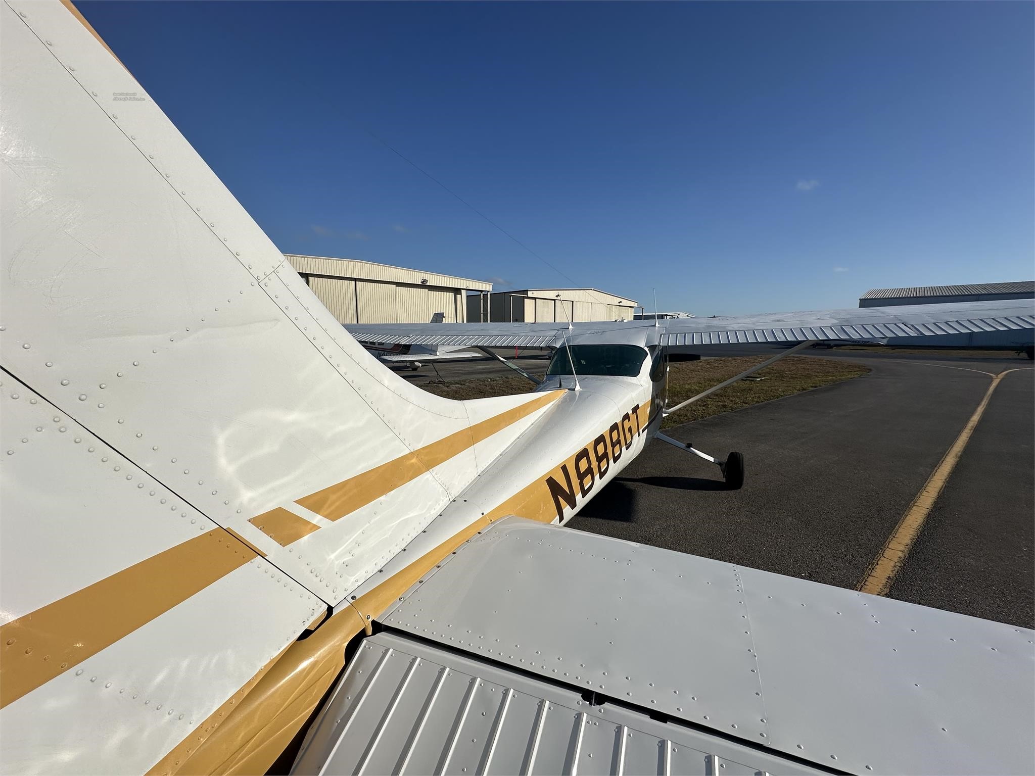 N888GT Cessna 182 - Scott Macdonald Aircraft Sales S/N 18266861